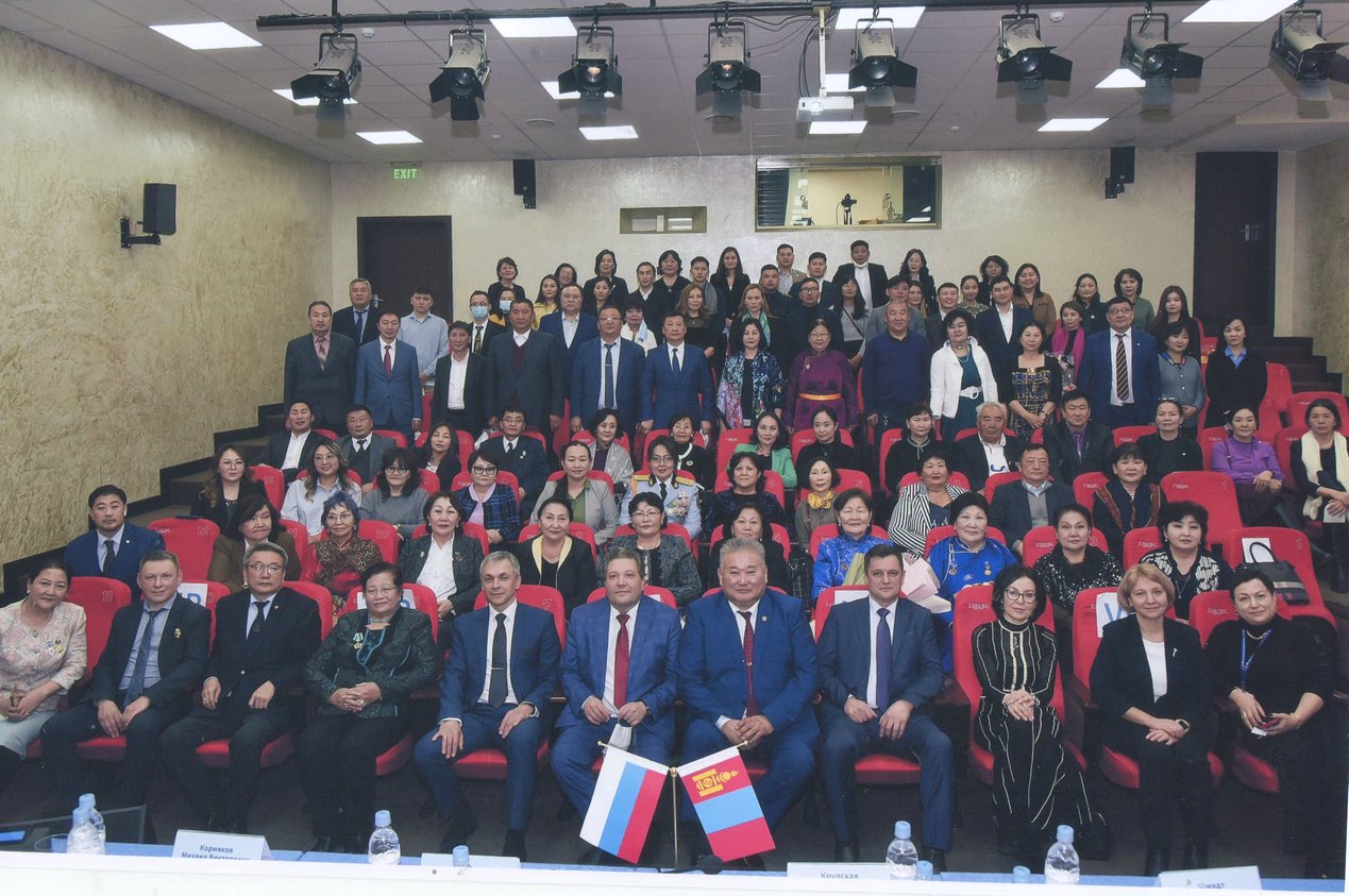 Isu - News - Celebrating the 100th Anniversary of Cooperation between ...